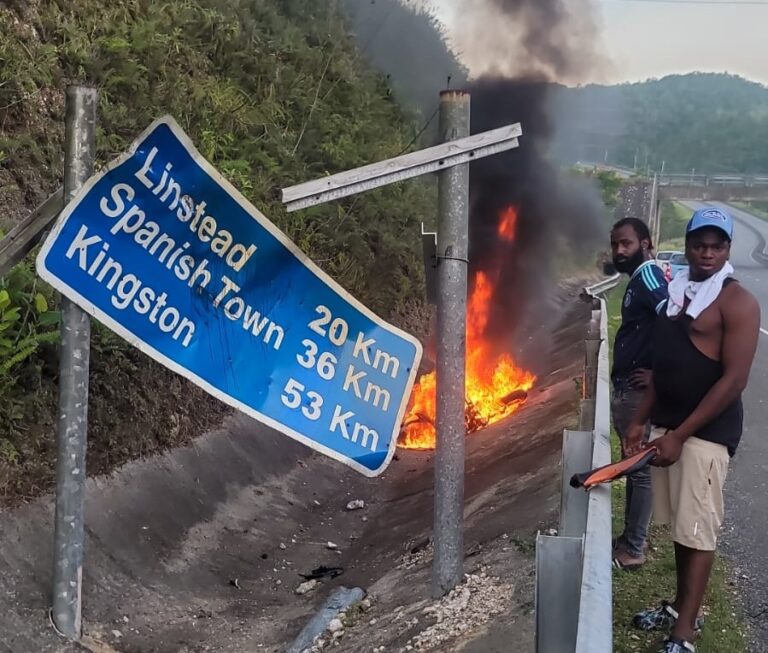 Two alleged gunmen killed, policeman injured in Linstead - Jamaica Observer